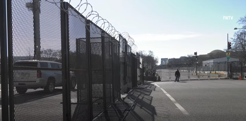 ΣΤΡΑΤΟΣ ΣΥΝΕΧΙΖΕΙ ΝΑ ΦΤΑΝΕΙ ΣΤΗΝ ΟΥΑΣΙΝΓΚΤΟΝ - ΝΙΚΟΛΑΟΣ ΑΝΑΞΙΜΑΝΔΡΟΣ