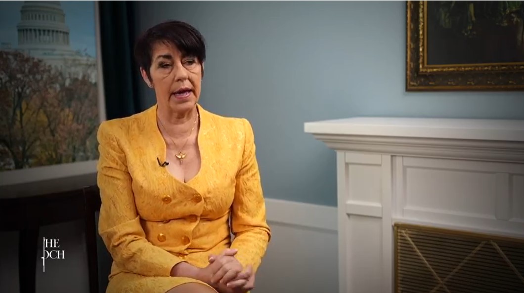 Christine Anderson: Η ΕΕ το μόνο που θέλει είναι να καταστρέψει την ...