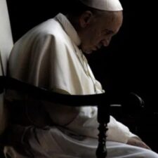 ΕΝΑ ΒΙΒΛΙΟ ΤΡΟΜΟΥ ΜΟΙΡΑΣΤΗΚΕ ΣΤΑ ΠΑΙΔΙΑ ΤΟΥ ΝΗΠΙΑΓΩΓΕΙΟΥ - ΝΙΚΟΛΑΟΣ ...