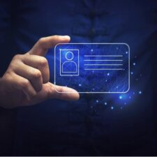 ΕΝΑ ΒΙΒΛΙΟ ΤΡΟΜΟΥ ΜΟΙΡΑΣΤΗΚΕ ΣΤΑ ΠΑΙΔΙΑ ΤΟΥ ΝΗΠΙΑΓΩΓΕΙΟΥ - ΝΙΚΟΛΑΟΣ ...